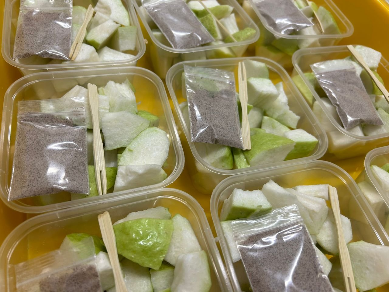 LouHan Guava Cut Fruits | CocoFans Sdn Bhd